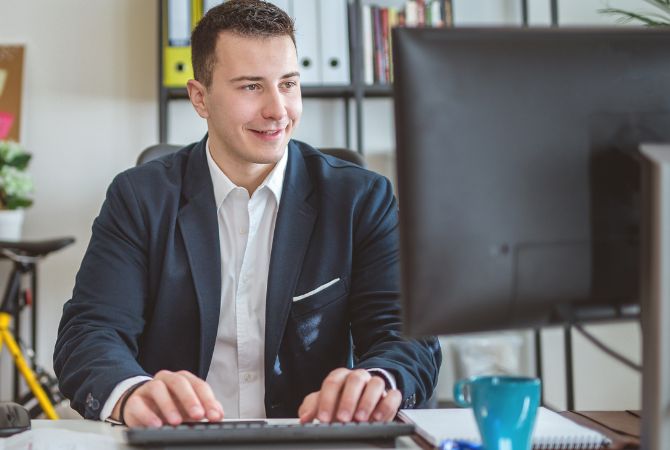 2025 Guide to Hedged Tender: Mechanics, Risk Management