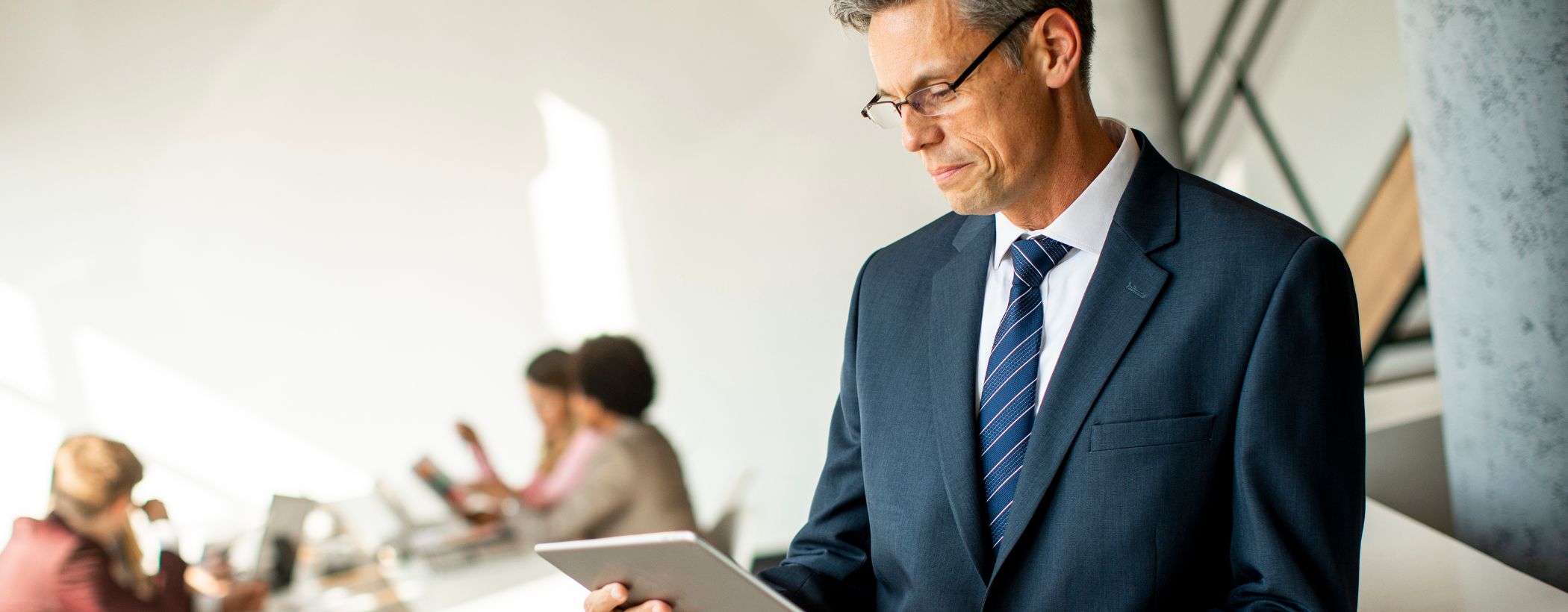 Trader's Guide to Line Graph (2024): Mechanics, Anatomy