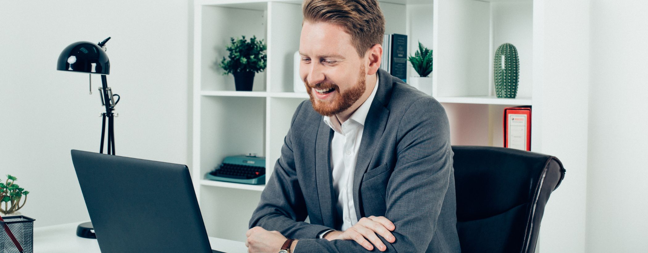 Symmetrical Distribution Explained (2025): Mechanics, Examples