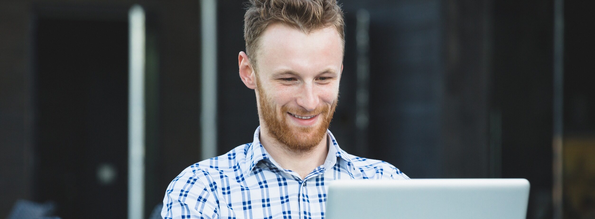 Collar Options Explained (2025): Risk Management for Traders