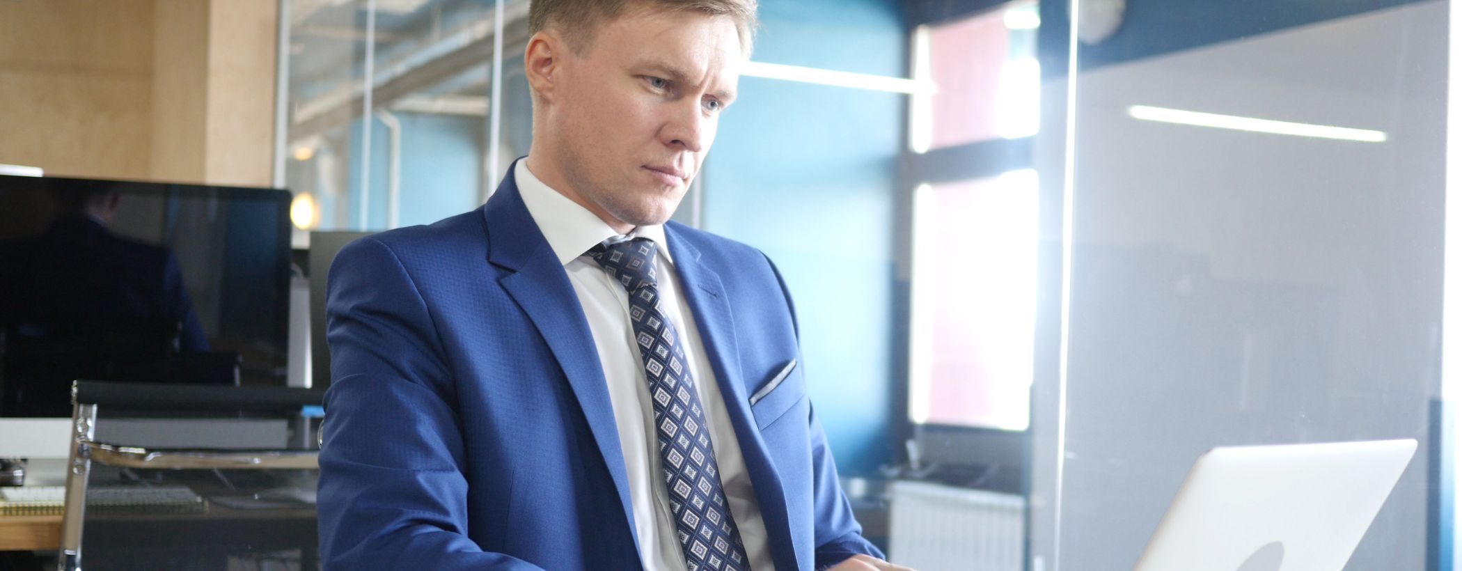 Strip Options Explained (2025): How Do They Work?